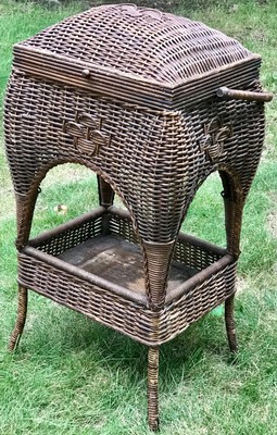 1800-1899 - Sewing Stand