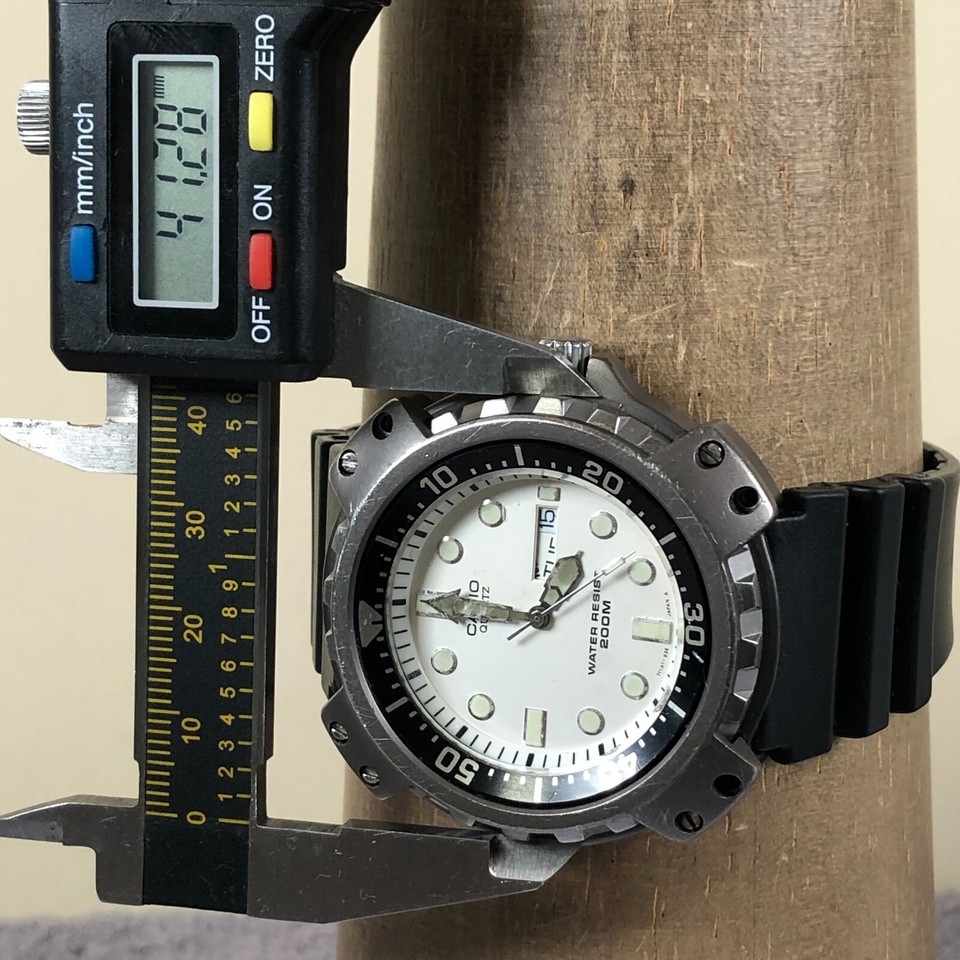 Vintage Casio Men MD-703 Diver Day Date Black Rubber Quartz Analog 41mm ...