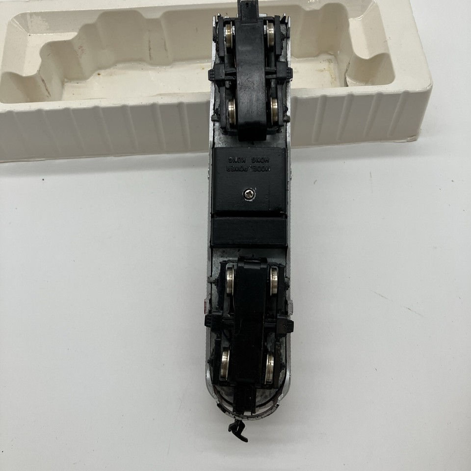 Model Power HO Scale Santa Fe F9 Single Drive Locomotive 6607 | eBay