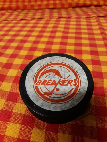 SIGNED 1980-1981 SEATTLE BREAKERS WHL vintage official hockey puck ...