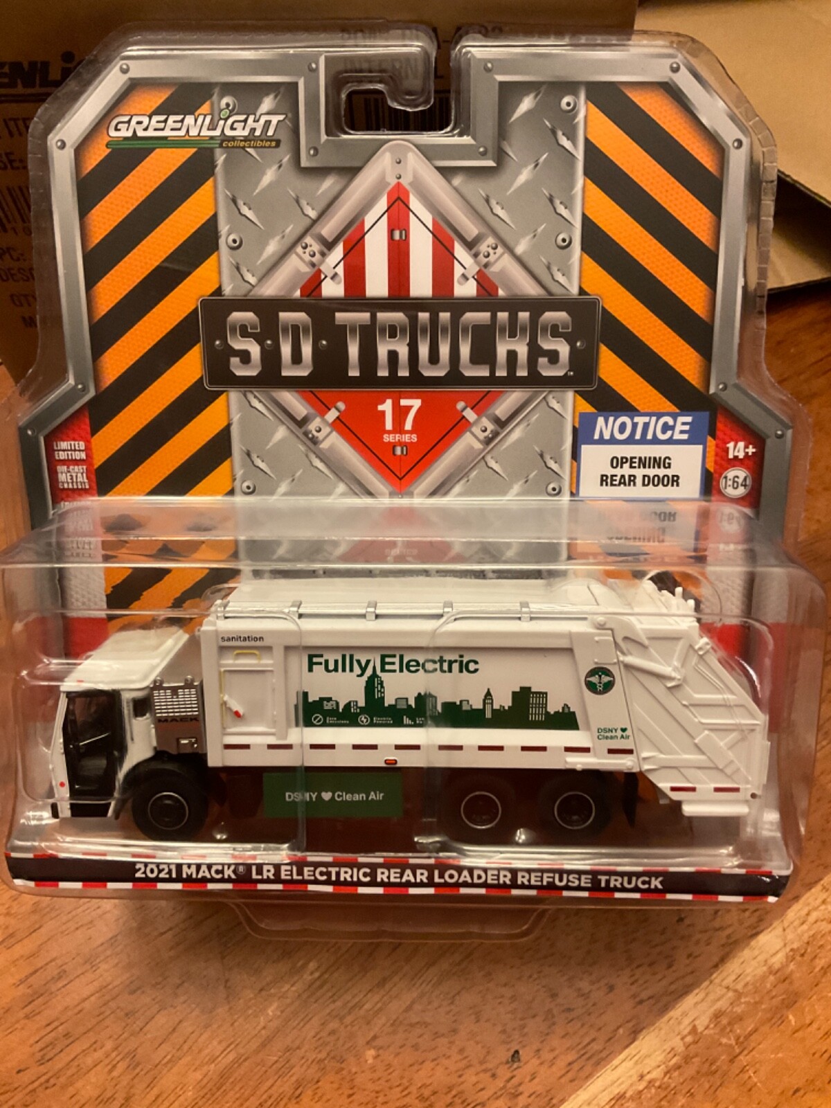 Greenlight SD TRUCKS 2021 Mack LR Electric Rear Loader DSNY New York City | eBay
