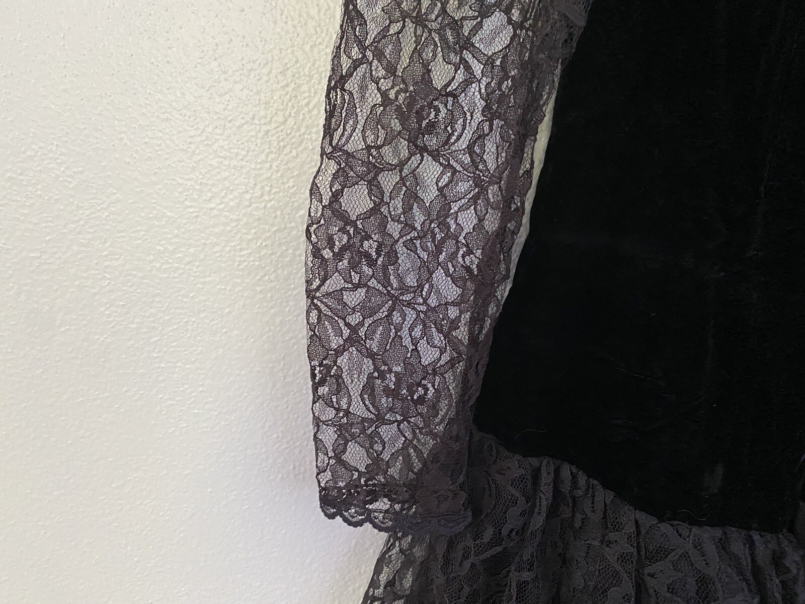 Vintage 80s Steppin Out Size 7 Black Velvet Lace Drop Waist Goth Prom