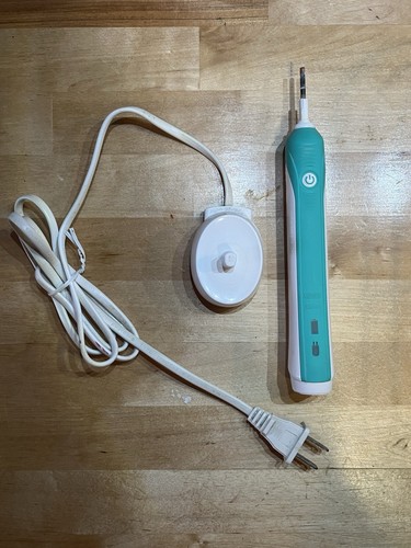 Braun Oral-B 3756 Electric Toothbrush Handle and Charger Green 1 New ...