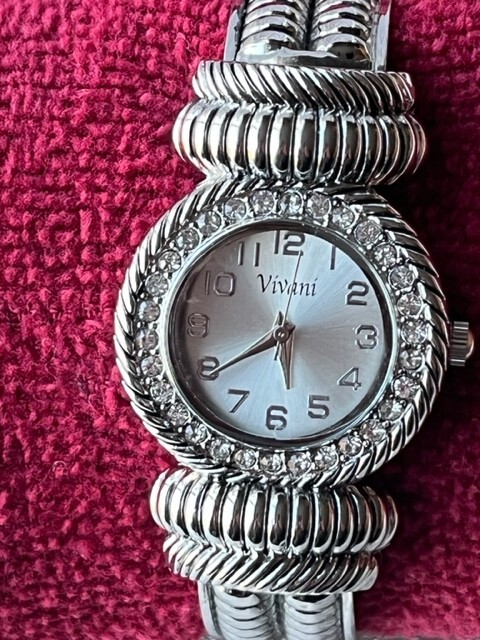 BRAND NEW VIVANI WOMEN WATCH RHINESTONE BEZEL SILVER TONE HINGED OPEN ...