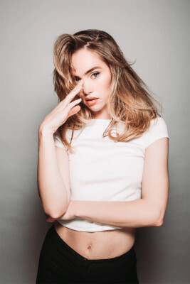 Suki Waterhouse Actor Singer British Model Wall Art Home Decor - POSTER ...