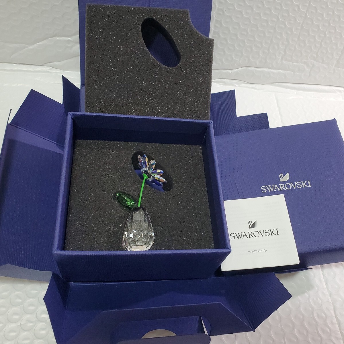 SWAROVSKI 2019 EVENT PIECE FLOWER DREAMS DAISY AB #5529233 SWAROVSKI 2019 EVENT PIECE FLOWER DREAMS DAISY AB #5529233