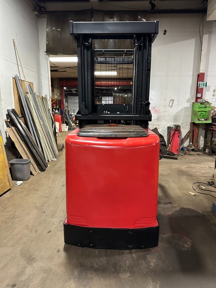 2016 RAYMOND ORDER PICKER 3000LB 210" LIFT W/ BATTERY&CHARGER 42" FORK ...