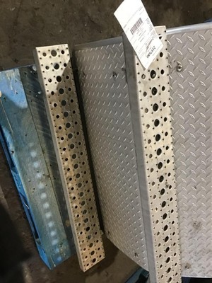 Replaces FREIGHTLINER CASCADIA 132 STEP CAB 3427412 | eBay