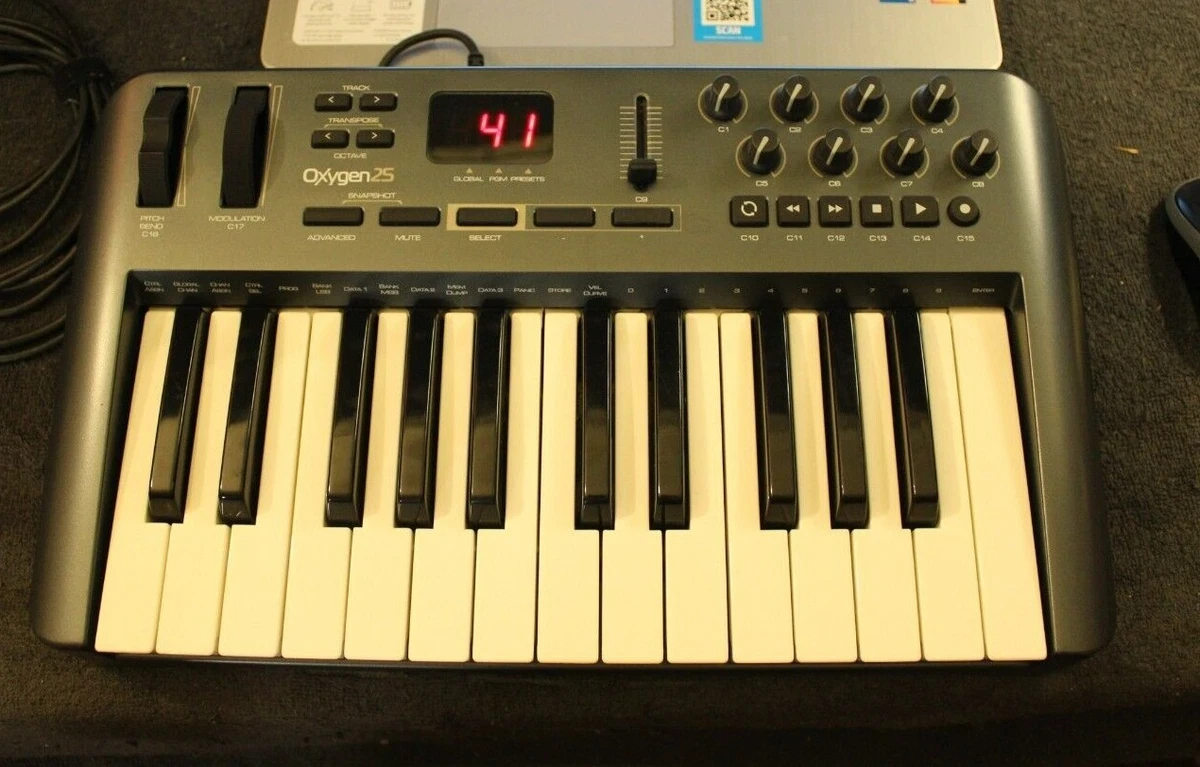 M Audio Oxygen 25 USB Midi Controller