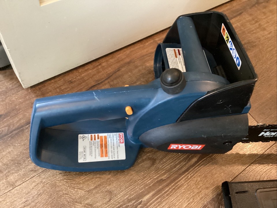 Ryobi 18V Cordless Chainsaw CS1800 Tool Only No Battery Tested Working ...