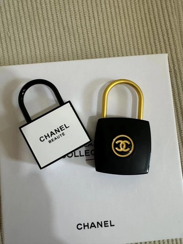 CHANEL PadLock Lock & Key Set Rare Counter VIP Giveaway Gift Bag Charm ...