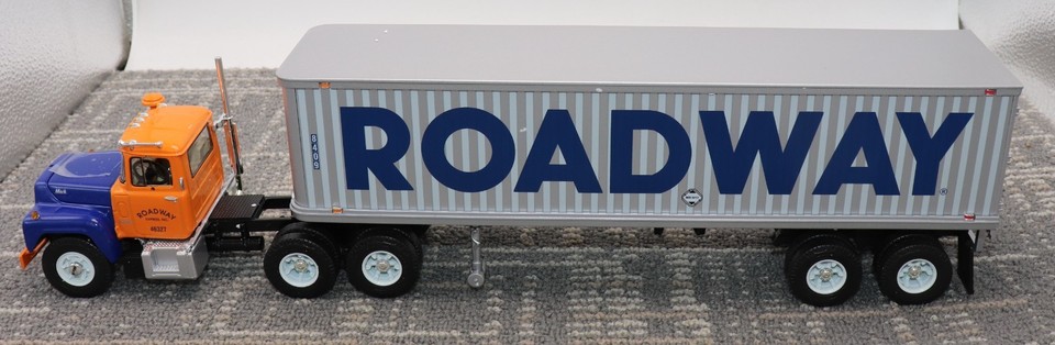 First Gear Mack R Model Semi & 35’ Trailer 19-3167 Roadway 1:34 Tom ...