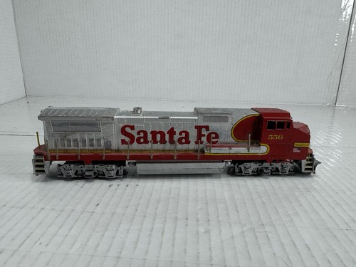 Athena Rn Ho Scale Dash 8 Santa Fe Diesel Locomotive #556 For Train Set ...