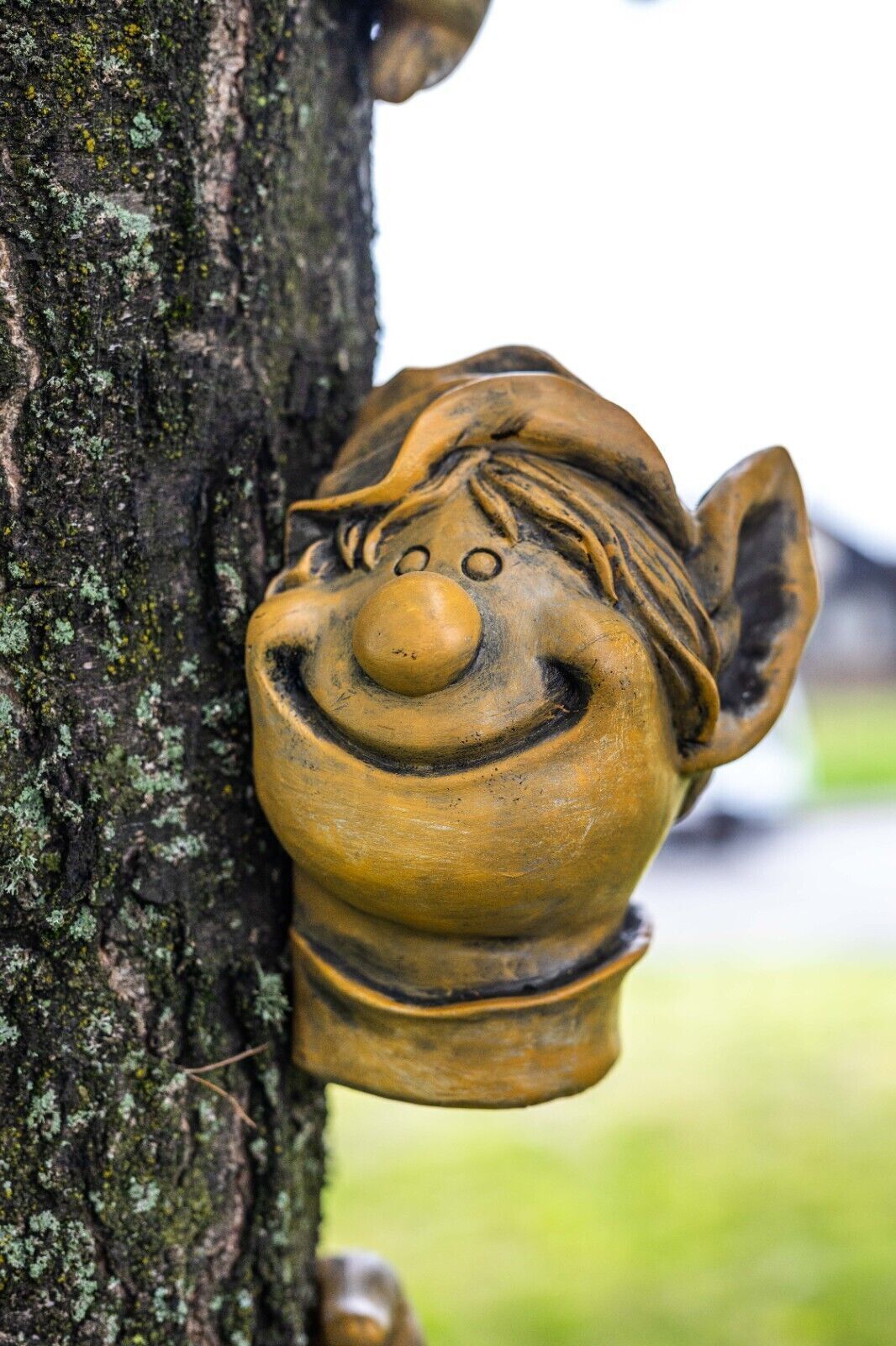 Garden Elf Tree Peeker Outdoor Trunk Decor Branch Hugger Ornament ...