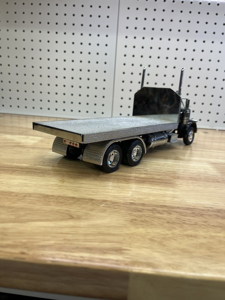 Testors Big Rigs Ultra Metal Series Peterbilt flatbed metal body model ...
