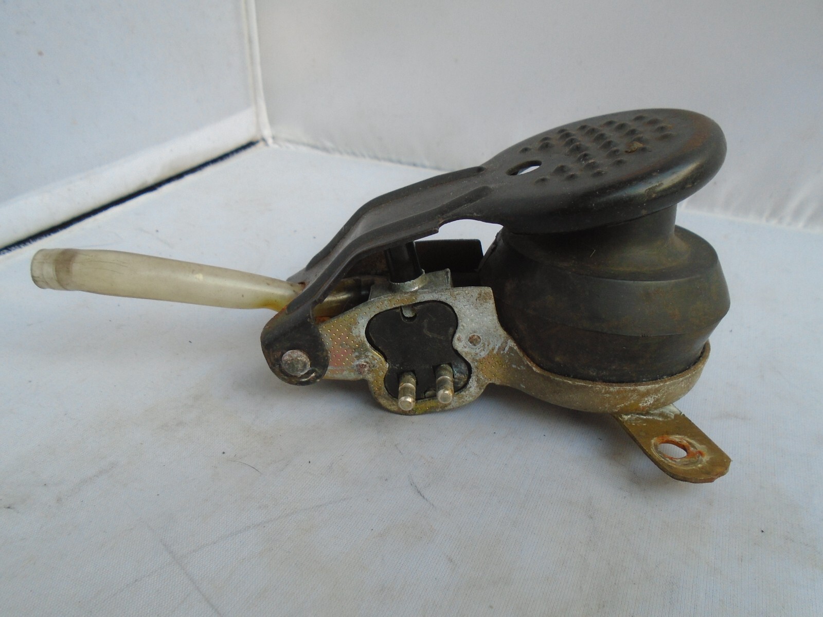 WINDSHIELD WIPE WASHER FLUID FOOT PEDAL PUMP FOR MERCEDES W108 109 W114 ...