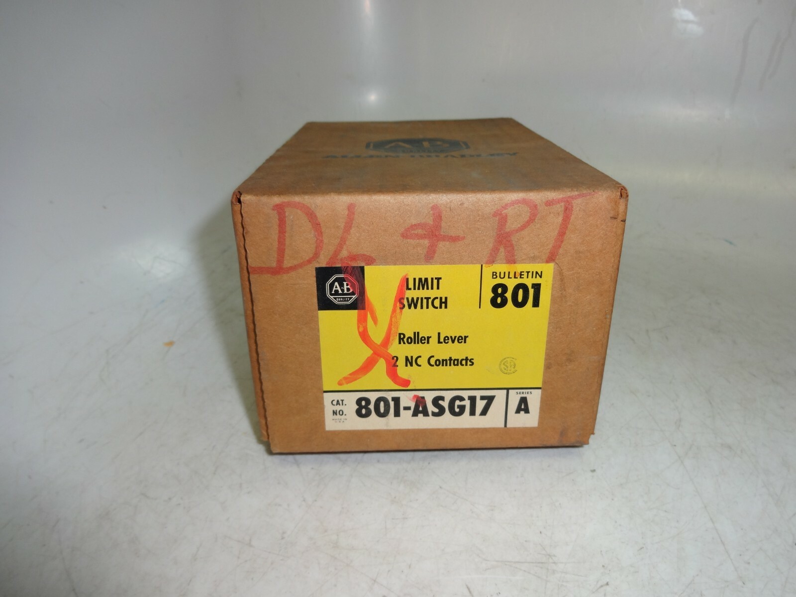 Allen Bradley 801-ASG17 Limit Switch Roller Lever 600V | eBay