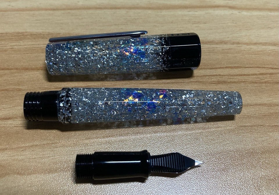 Benu Vodka On The Rocks FiEuphoria Fountain Pen Euphoria EUC Glitter ...