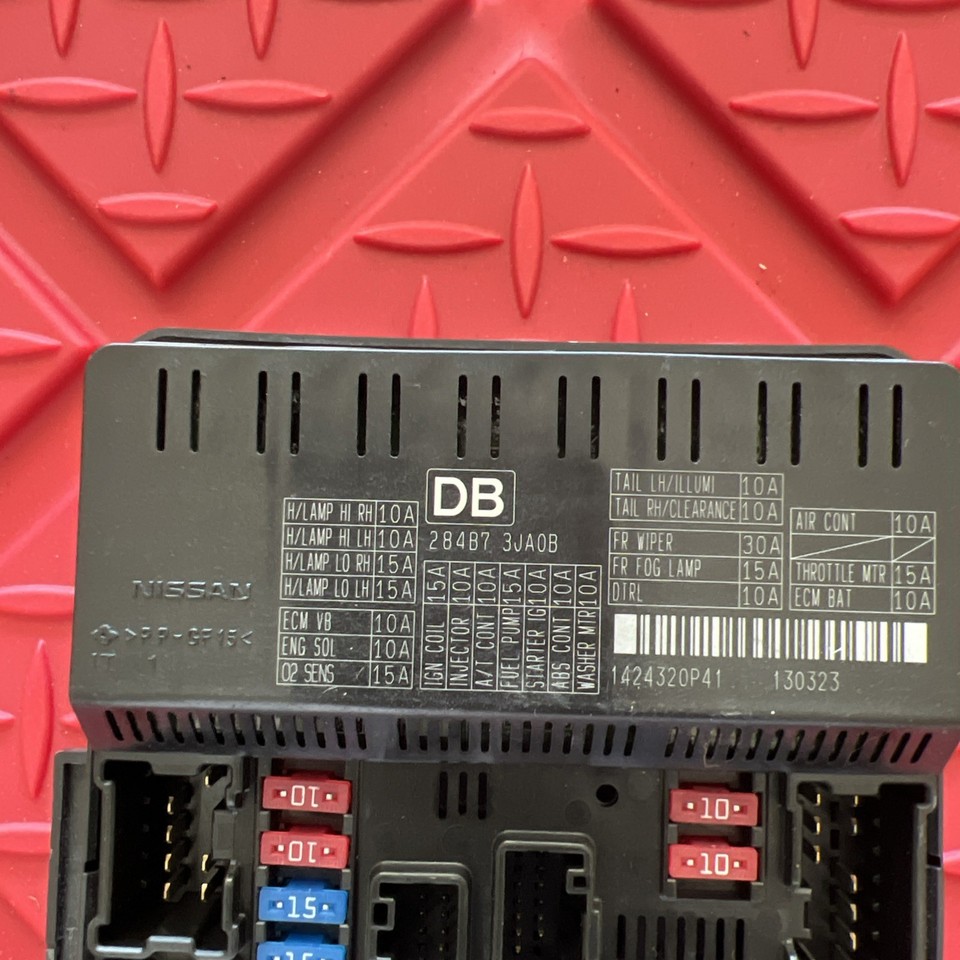 2013-2014 Nissan Pathfinder Control Unit IPDM Fuse Relay Box OEM USED ...