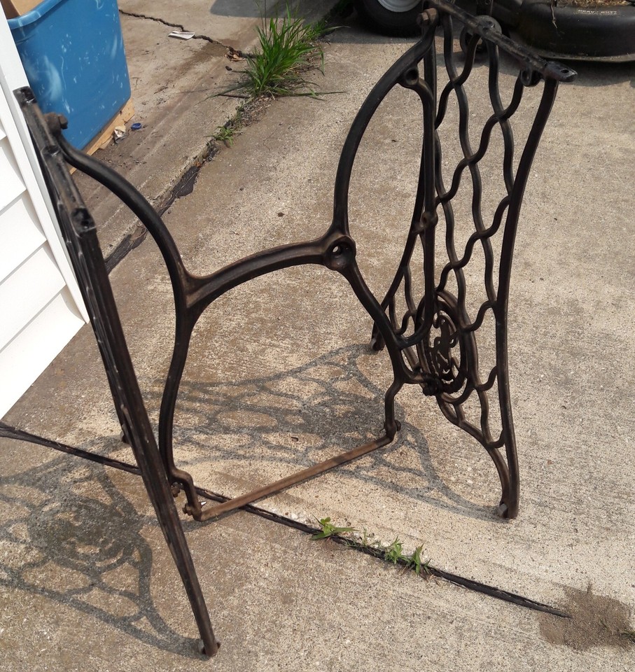 1881 CAST IRON SINGER TREADLE SEWING MACHINE BASE FOR TABLE BASE FREE ...