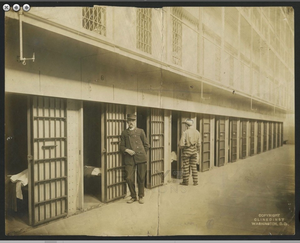 1910 Washington DC Jail-Prison Officer & Inmates Show Off Cells ...