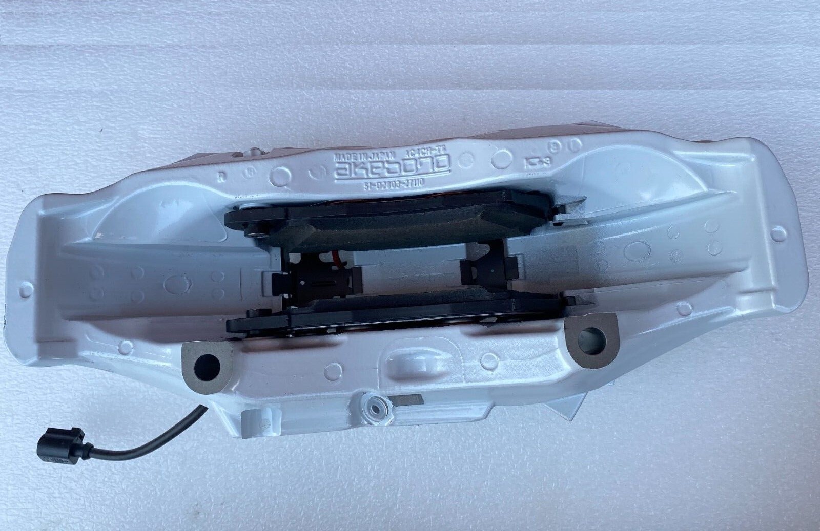 Porsche 9J1 Taycan Brake Caliper Bremssättel Akebono 10 pistons ...