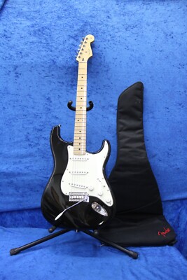 2020 Fender Player Stratocaster 6 String Electric Black Guitar ...