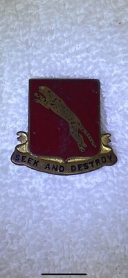 U.S. Military 138th Armor Regiment Insignia Medal Pin “Seek And Destroy ...