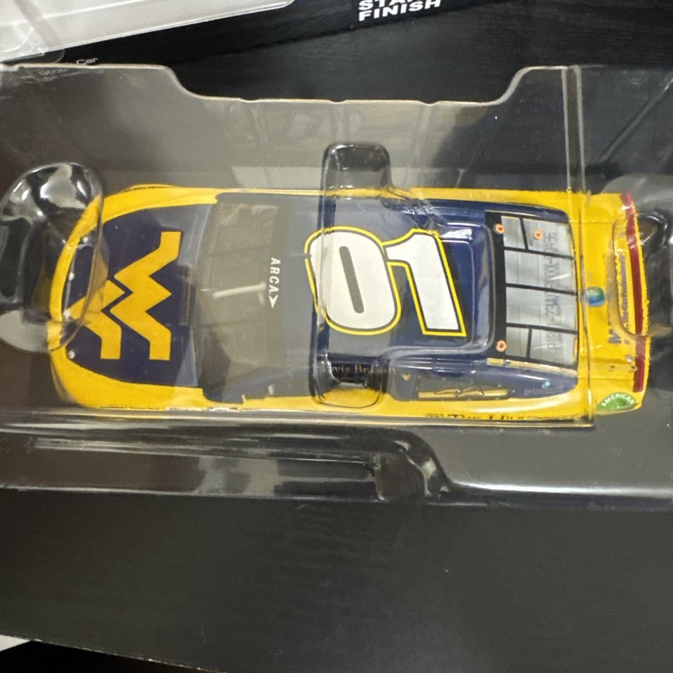 2017 TRAVIS BRADEN #01 WEST VIRGINIA UNIVERSITY 1/24 AUTOGRAPHED NASCAR ...