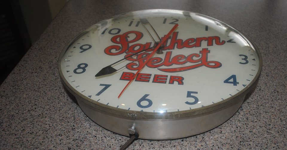 Southern Select Beer vintage electric lighted wall clock, RARE, WORKS ...