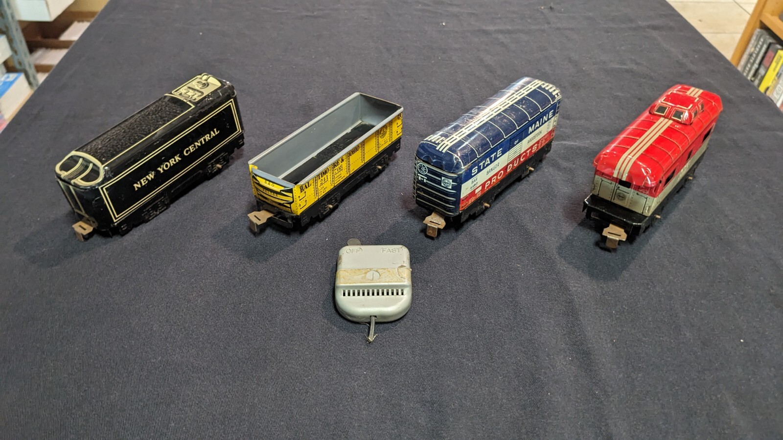Vintage Marx Tin Toy Trains Lot - Coal Tender, Freight, Gondola ...