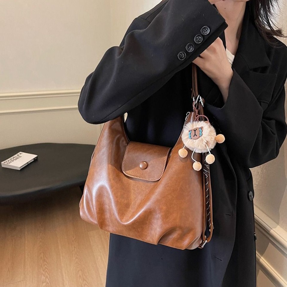 with Capybara Pendant Shoulder Bag PU Leather Tote Bag Crossbody Bags ...