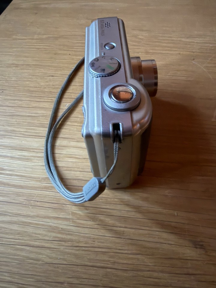 Samsung Digimax Cyber 530 5.1MP Digital Camera - Silver | eBay UK