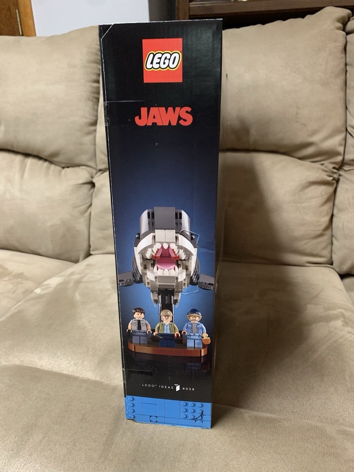 LEGO Ideas Jaws Set - Diorama Kit for Fans of The Classic Movie ...