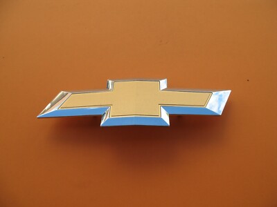 16 17 18 CHEVY SILVERADO FRONT GRILLE EMBLEM BADGE SYMBOL 23236301 USED ...