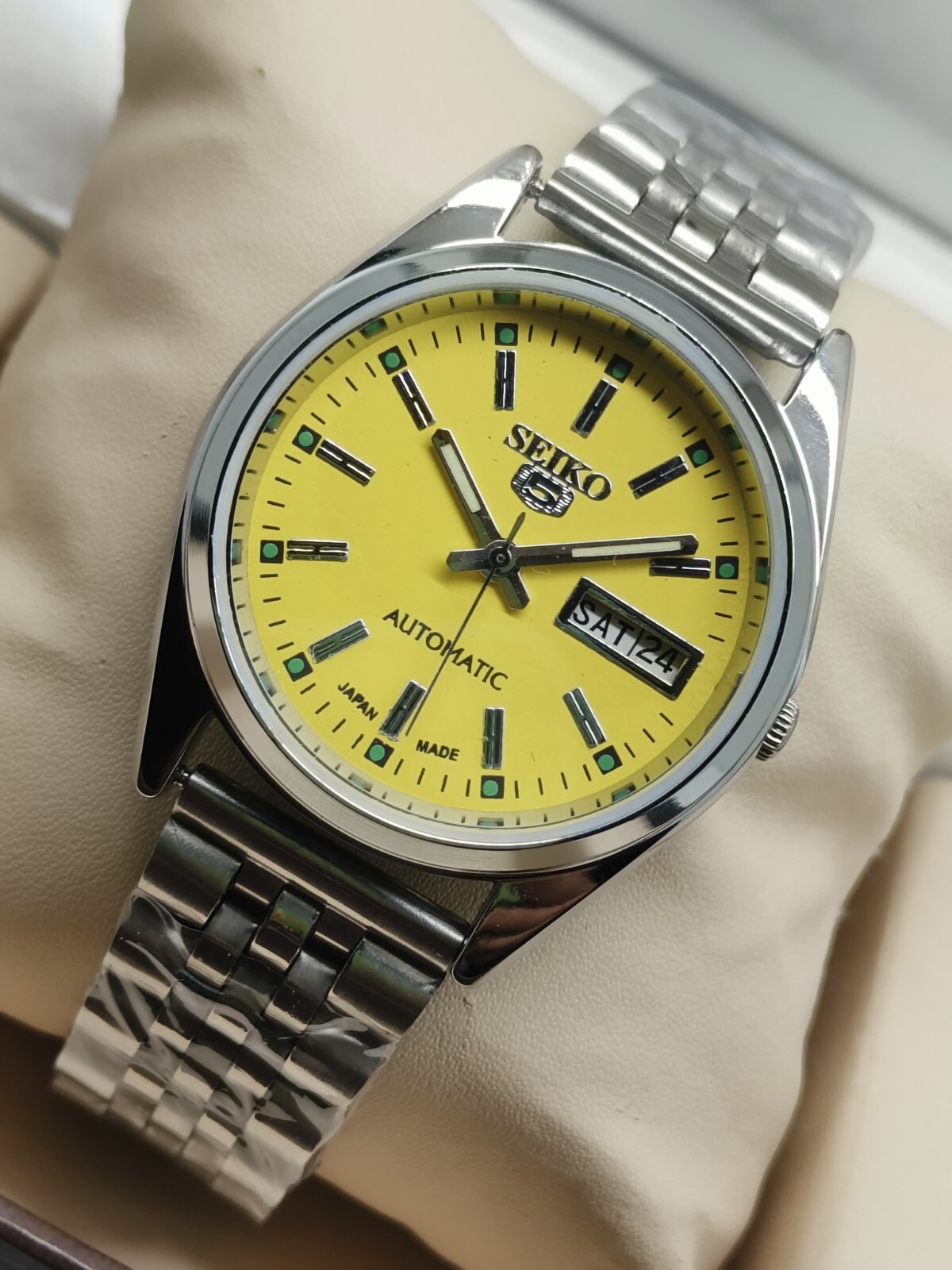 Seiko 5 Automatic Yellow Dial Day/Date Stainless Stee… - Gem