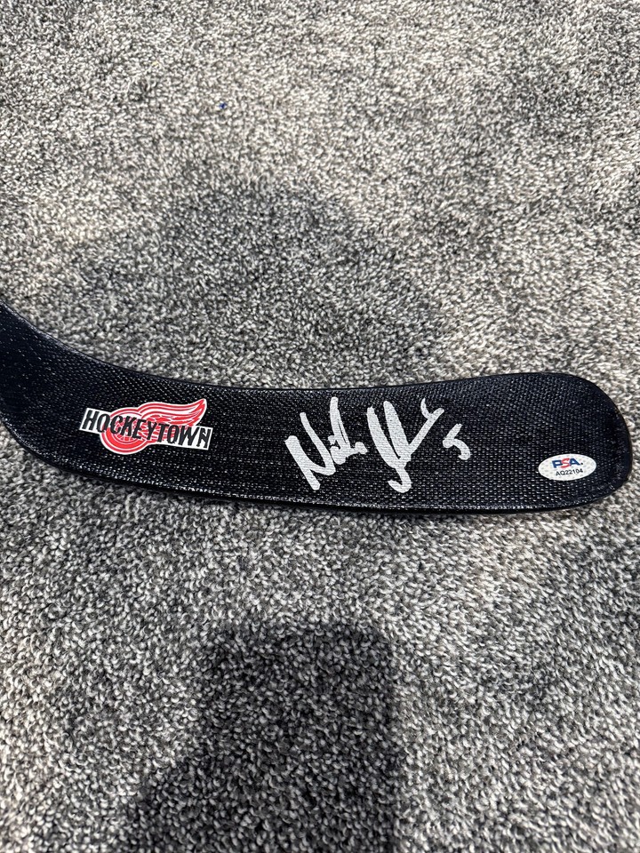NICKLAS LIDSTROM Detroit Red Wings SIGNED Autograph Hockey Stick PSA ...