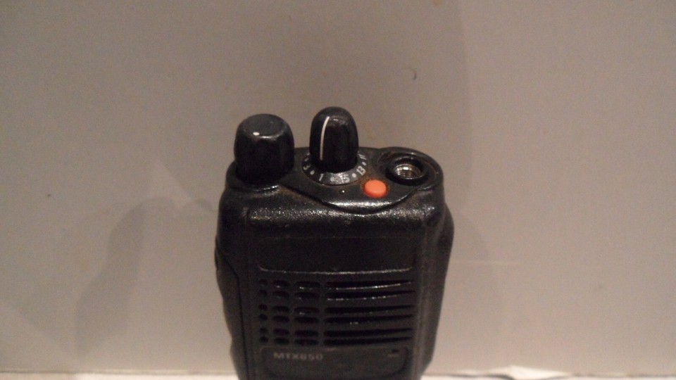 Motorola MTX850 800 MHz 16ch Two Way Radio AAH25UCC6GB3AN | eBay