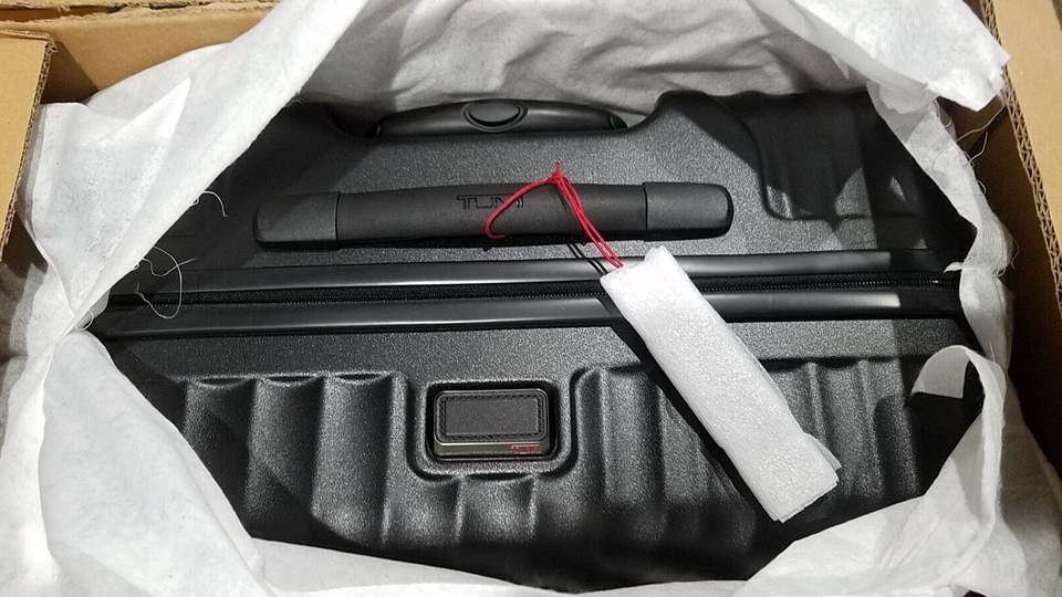 Tumi 19 Degree Extended Trip, Hardshell, 4 Wheel Suitcase, Built In ...