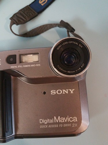 Sony Mavica MVC-FD73 Digital Floppy Disc Camera 10x Zoom 5 Floppy Disc ...