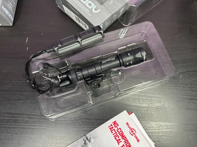 SUREFIRE M603V SCOUT LIGHT Black - COLT M4 AIMPOINT TRIJCON GLOCK SIG ...