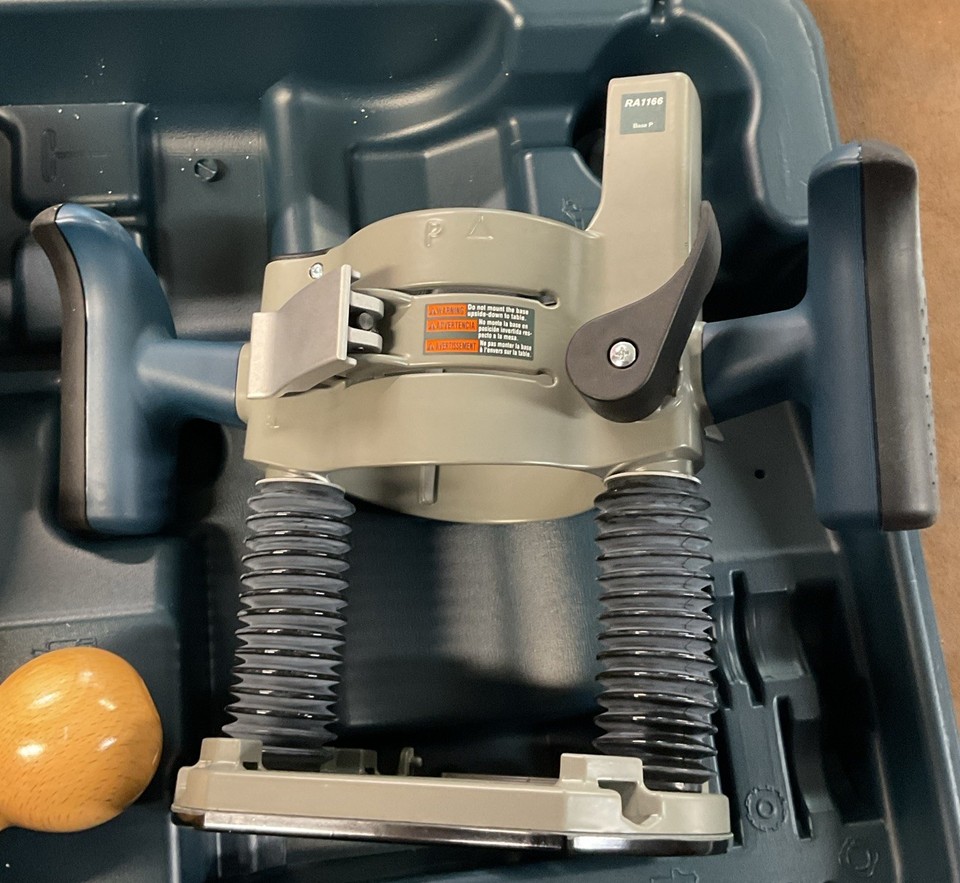 Bosch 1617EVS Wood Router Tool Combo Kit Plunge Router & Fixed Base Kit ...