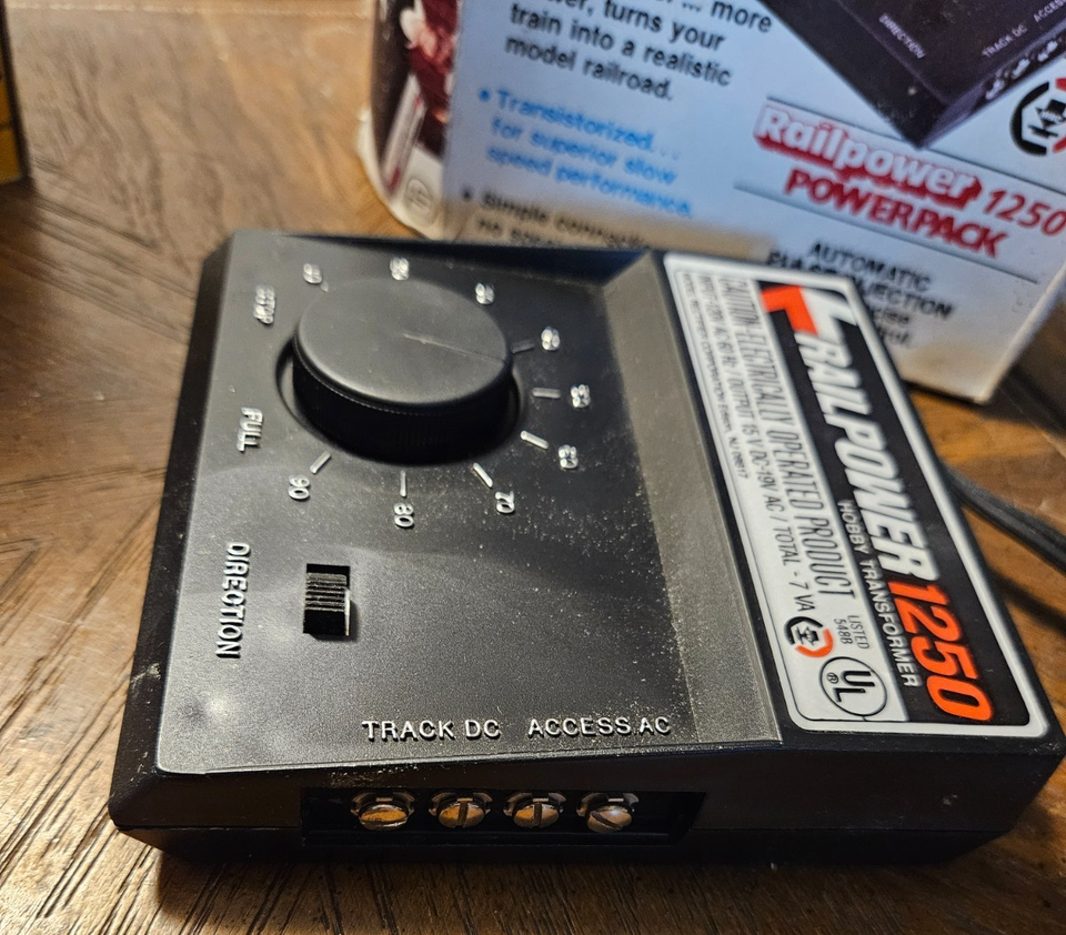 MRC Railpower 1250 Power Pack Hobby Transformer for HO, N or Z Train ...