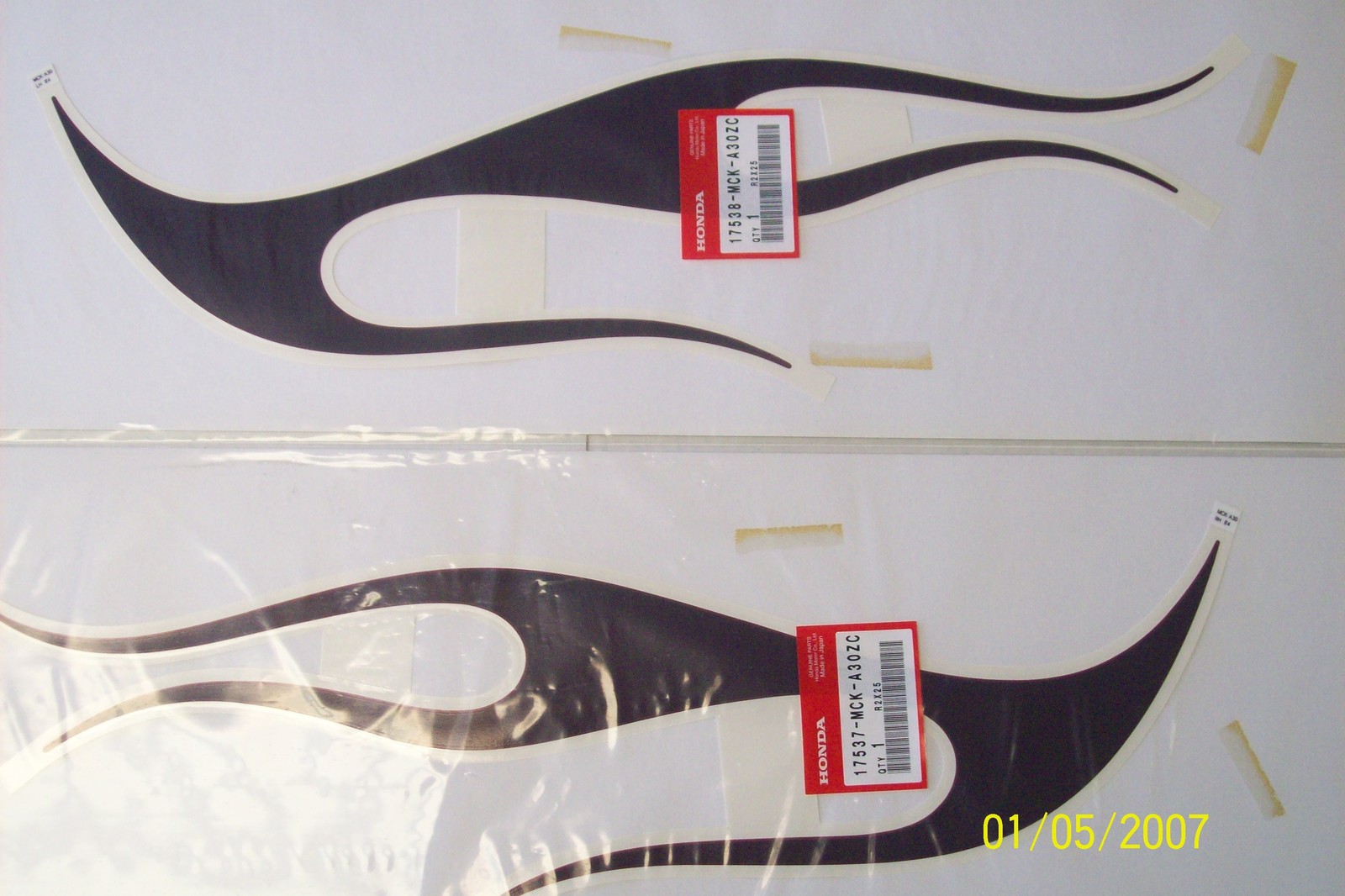 NEW HONDA RIGHT FUEL TANK STRIPE B Decal OEM 17537-MCK-A30ZC Graphic ...