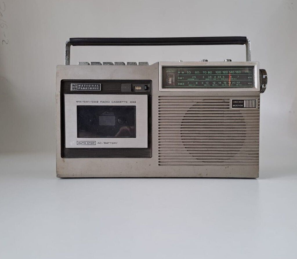 National Panasonic RQ 443DS MW/SW1-2 Band Radio Cassette National Panasonic RQ 443DS MW/SW1-2 Band Radio Cassette
