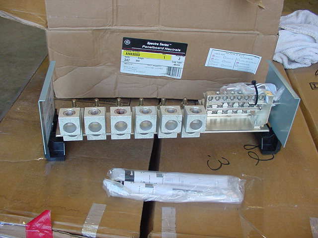 GE Spectra Panelboard Neutral Load Bar Lugs Ank800 800 Amp (new) for ...