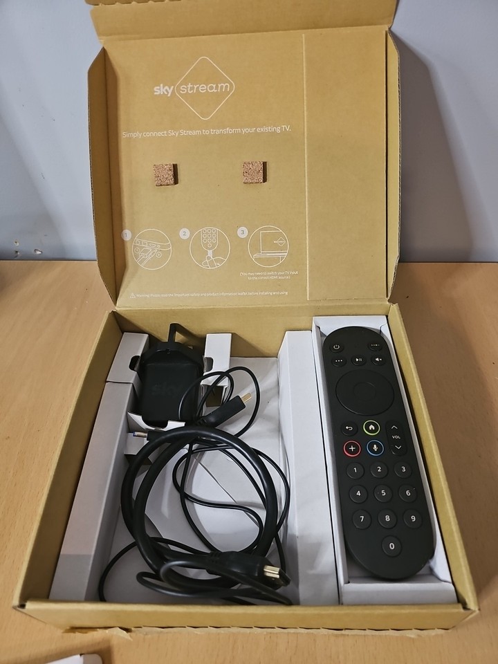 SKY Stream Puck with Remote, Power Cable, HDMI & Power Cable IP061-EF ...