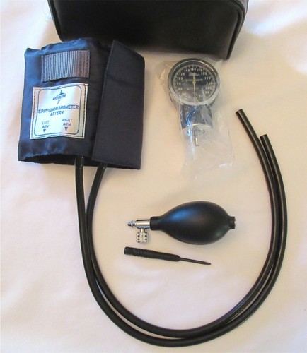 MEDLINE Pediatric Child Size Manual Blood Pressure Cuff With Case Black ...