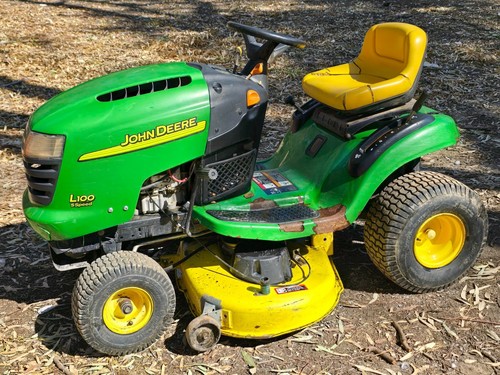 Ride on Mower_John Deere L100 with 42" mowing deck, Used but works well ...