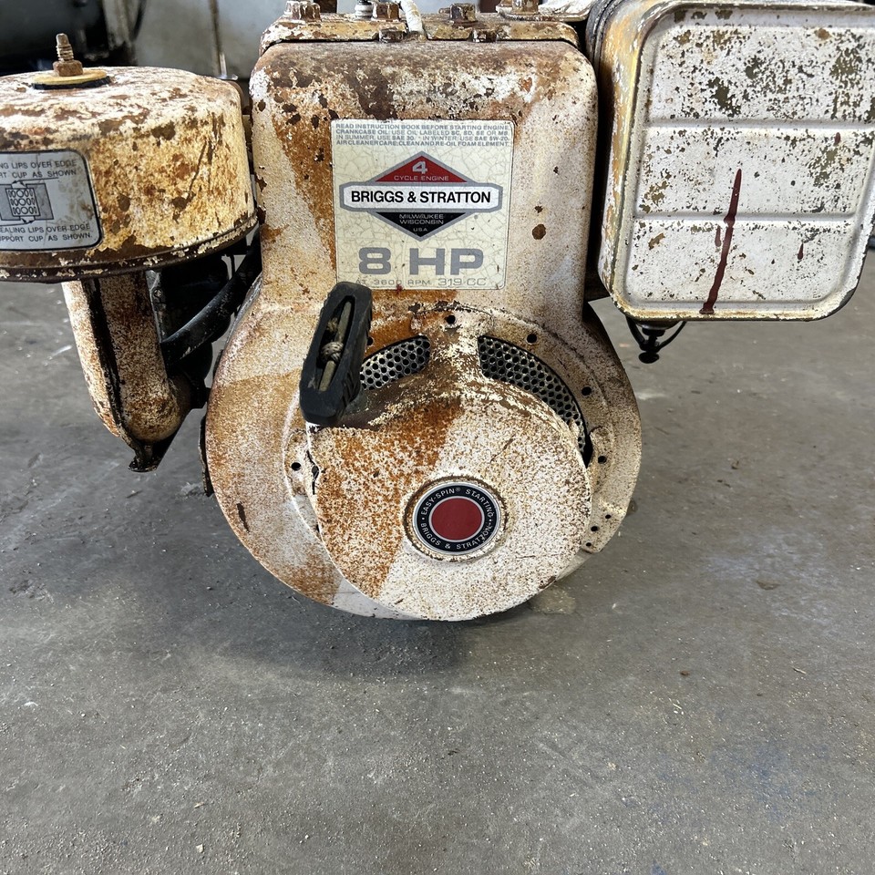 Vintage Briggs & Stratton 8 hp with -1 inch output shaft/model 190432 ...